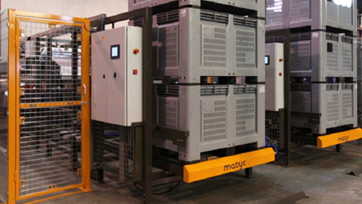 Automatic filling system for pallets and bins